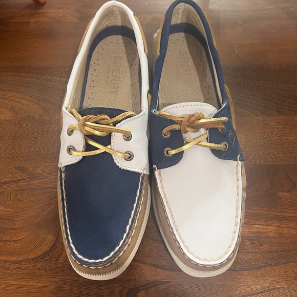 Sperry | Shoes | New Sperry Blue And White Intentionally Mismatched ...